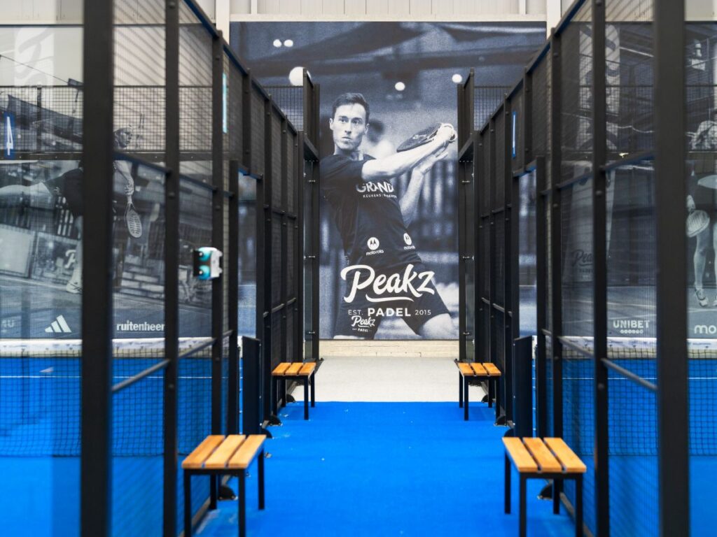 Hier in Amsterdam opent een gigantische padellocatie met 13 banen